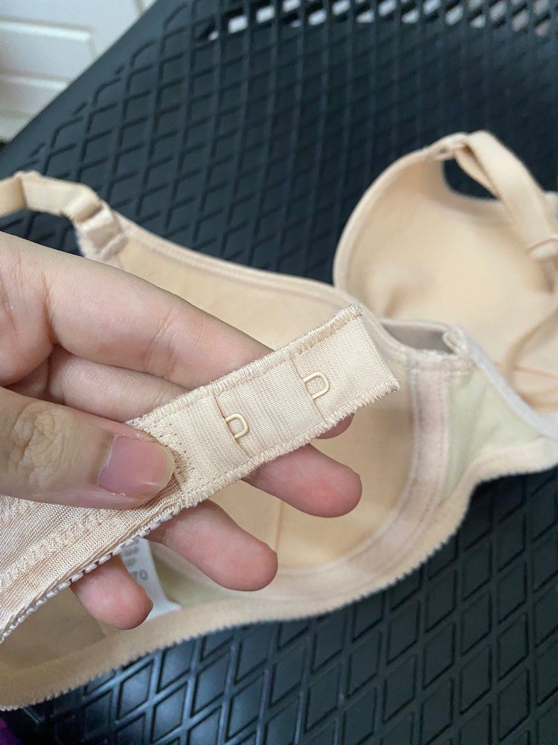 Triumph B70 Wired Nude Bra, Women's Fashion, New Undergarments ...