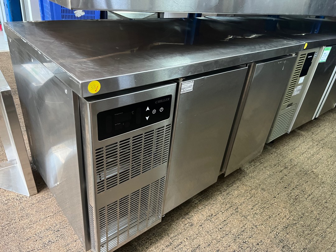 Turbo Freeze 2 Door Counter Chiller/ Commercial Fridge/ Equipment/Table ...