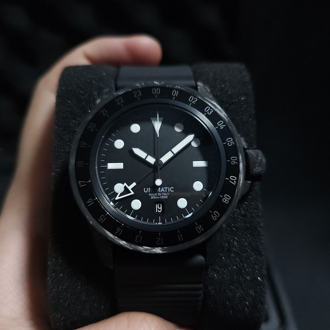 Unimatic x Hodinkee Modello Uno U1S-Carbon GMT, Men's Fashion, Watches ...