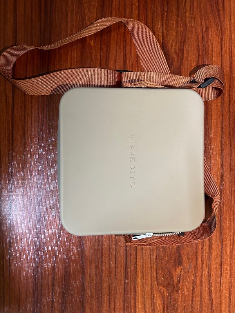 Viajecito Splashkit XL with Sports Strap, Women's Fashion, Bags ...