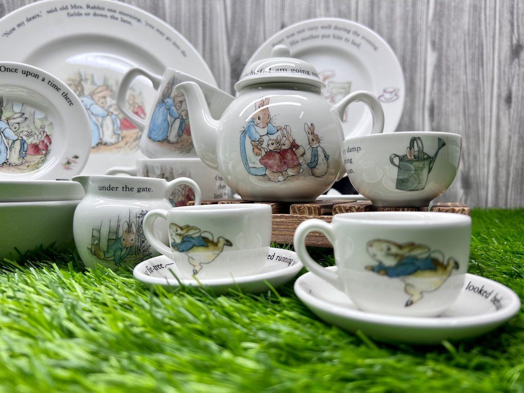 Wedgwood of etruria & barlaston peter rabbit miniature tea set ...