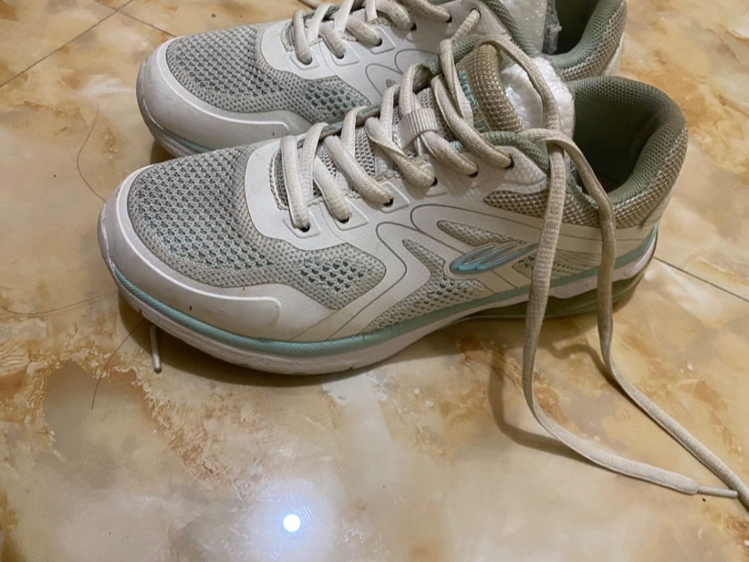 World Balance size 5, Everything Else, Others on Carousell