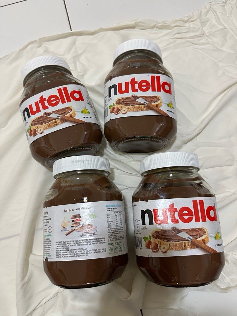 900g Nutella Hazelnut Spread (Glass Jar) 4 Pieces, Food & Drinks ...