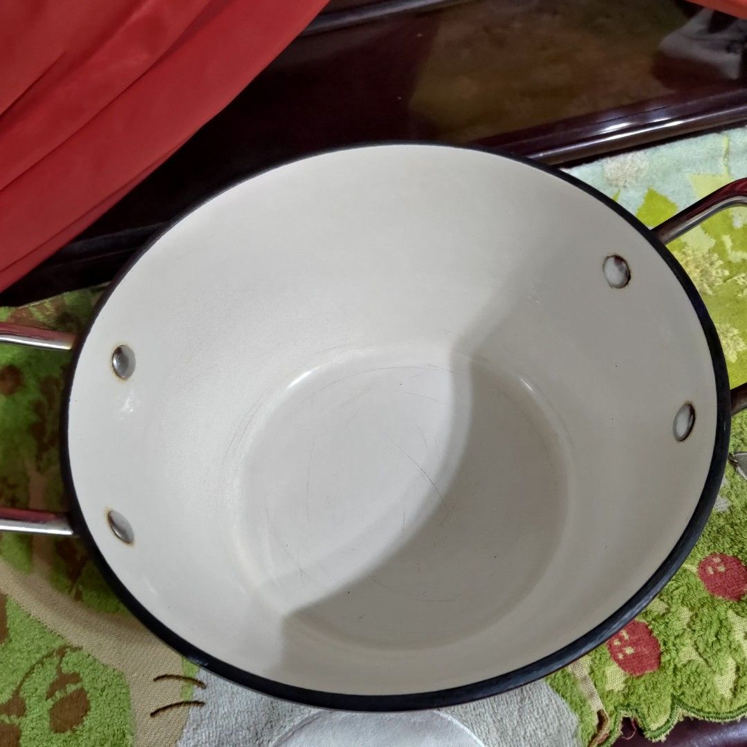 二手 SILWA 雙耳湯鍋 紅色 460, 家具及居家用品, 浴室、廚房用品配件在旋轉拍賣