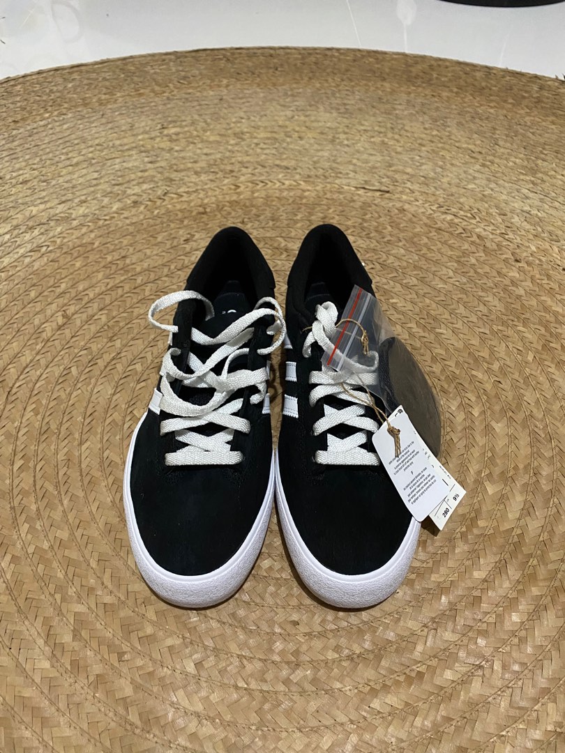 Adidad, Men's Fashion, Footwear, Sneakers on Carousell