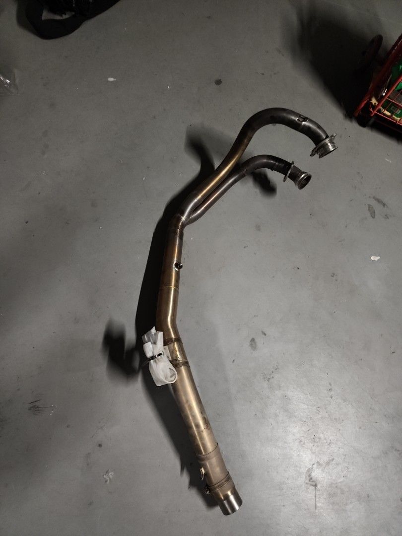 Africa twin 2018 Akra mid pipe, Motorcycles, Motorcycle Accessories on ...