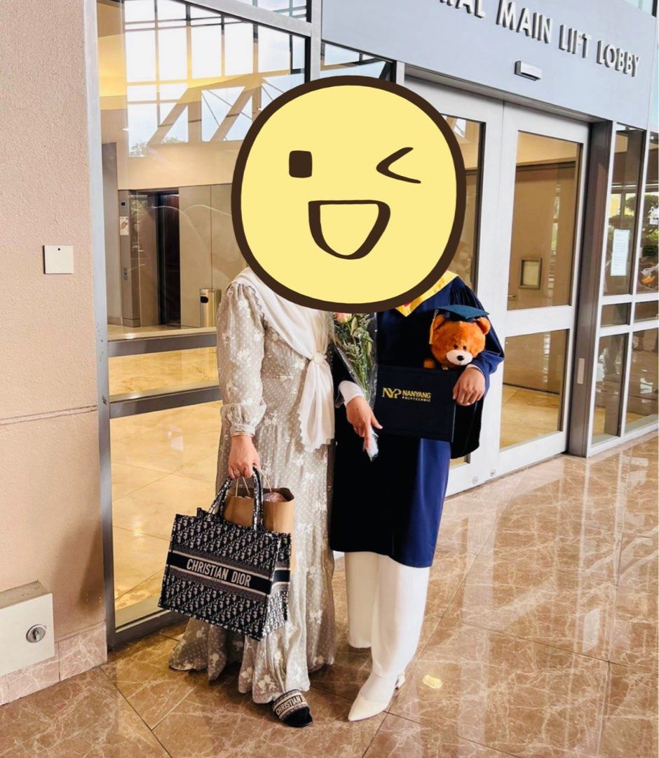 Alia Anggun Elsa Dress (light grey), Women's Fashion, Muslimah Fashion ...