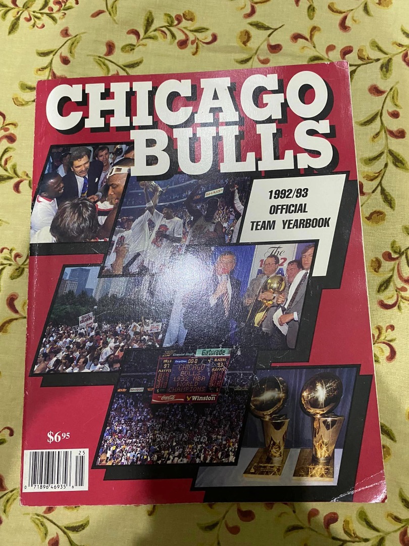 Chicago Bulls 1992/93 Official Team Yearbook Jordan Pippen, Hobbies ...