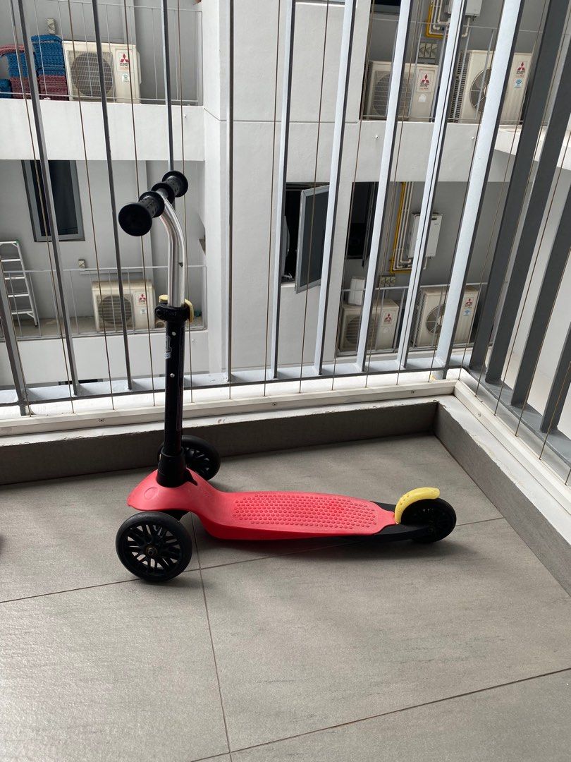 Decathlon Oxelo red scooter, Sports Equipment, Sports & Games, Skates ...