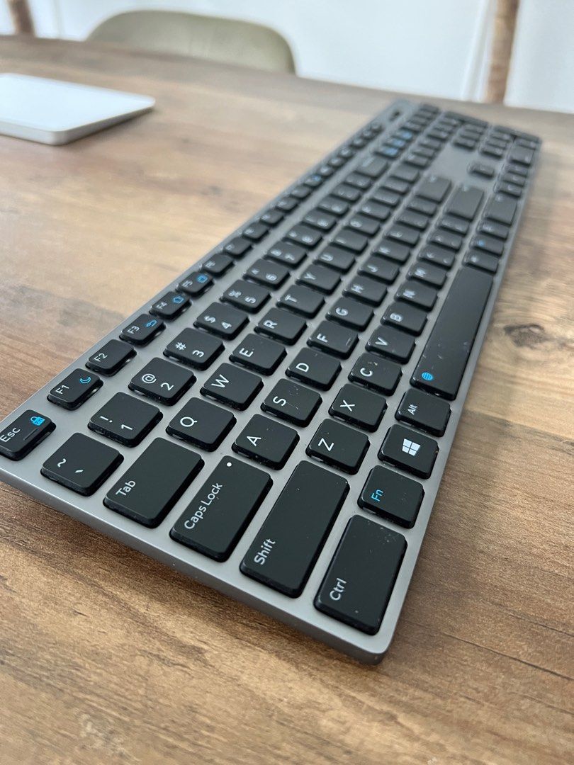 Dell Premium wireless keyboard and mouse, Computers & Tech, Parts ...