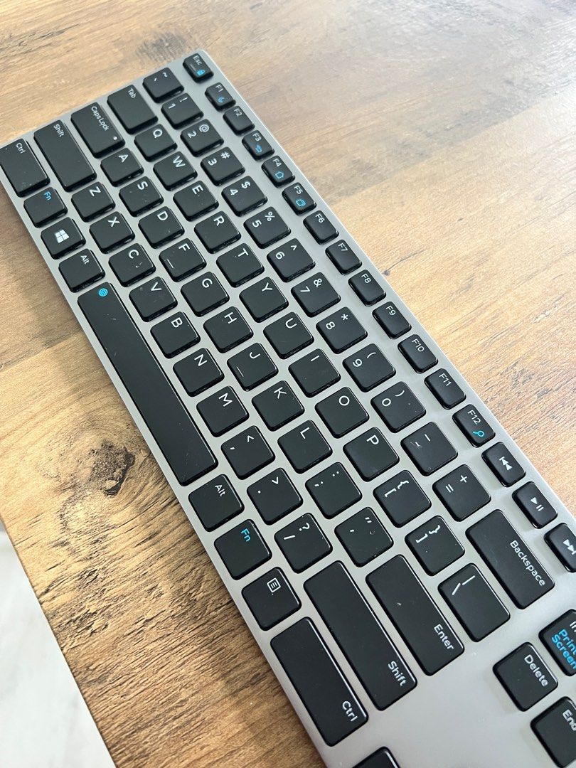 Dell Premium wireless keyboard and mouse, Computers & Tech, Parts ...