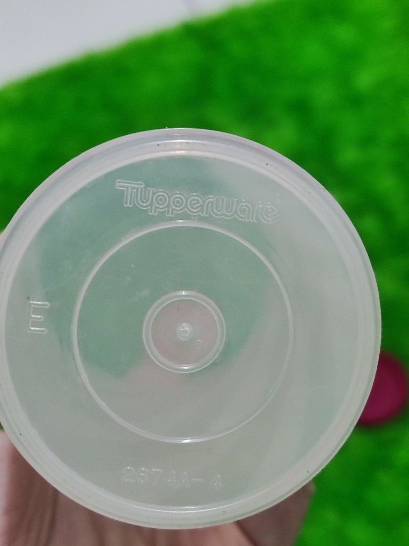 Gelas tupperware dengan tutup, Kitchen & Appliances di Carousell