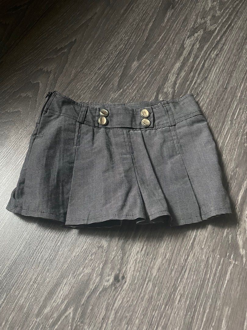 grey y2k thrifted pleated vintage mini skort skirt shorts, Women's ...