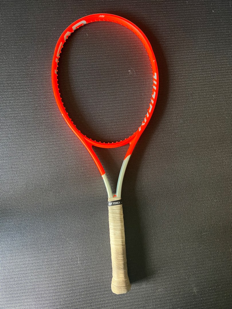 Head radical pro tennis racket, 運動產品, 運動與體育, 運動與體育 - 球拍和球類運動 - Carousell