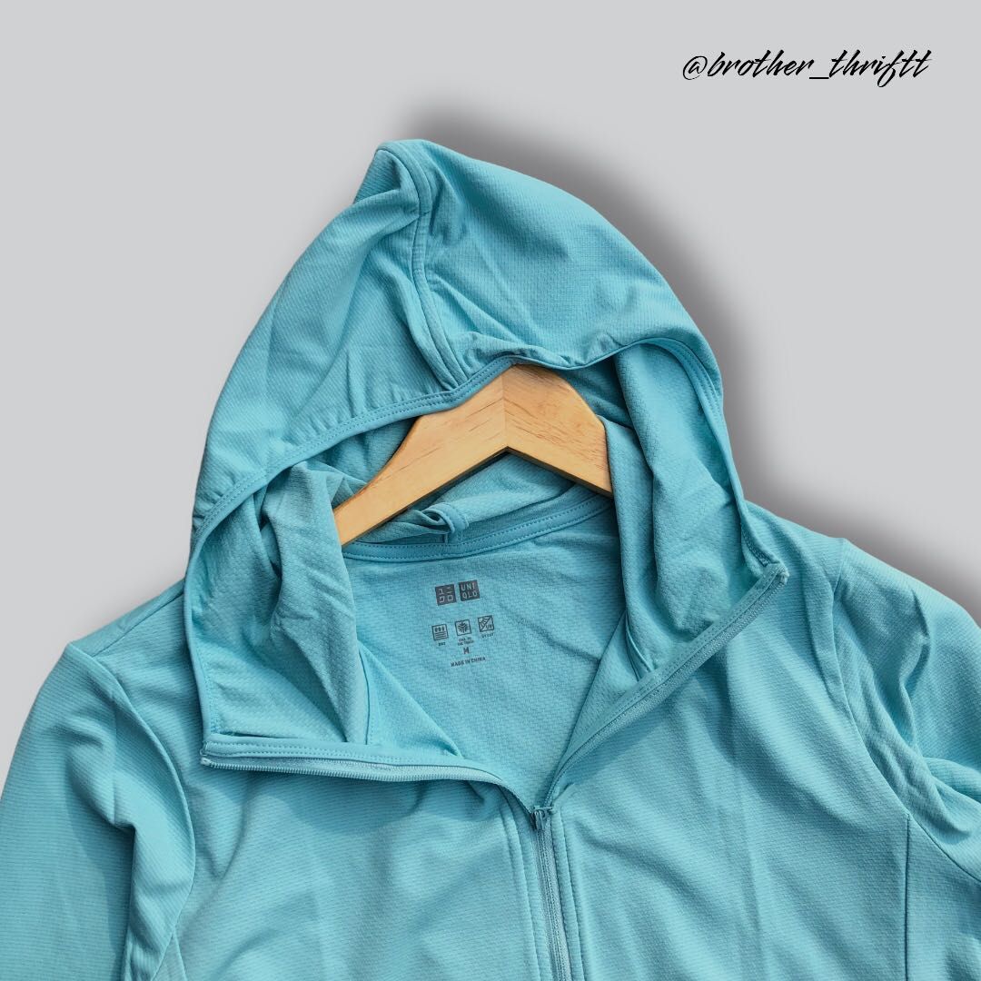 Jaket Uniqlo Airism, Fesyen Wanita, Pakaian Wanita, Baju Luaran di Carousell