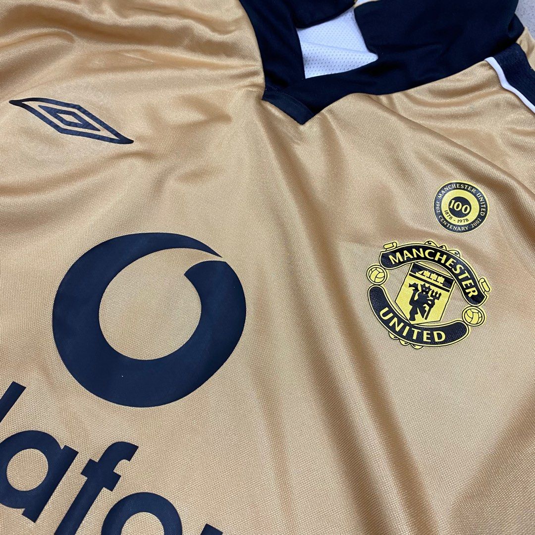 Jersey manchester united reversible, Men's Fashion, Activewear on Carousell