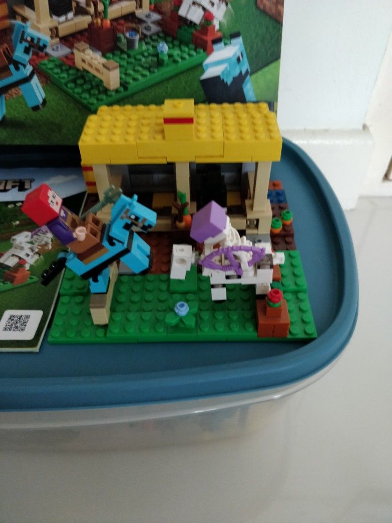 Lego Minecraft 21171 (The horse stable), Hobbies & Toys, Toys & Games ...