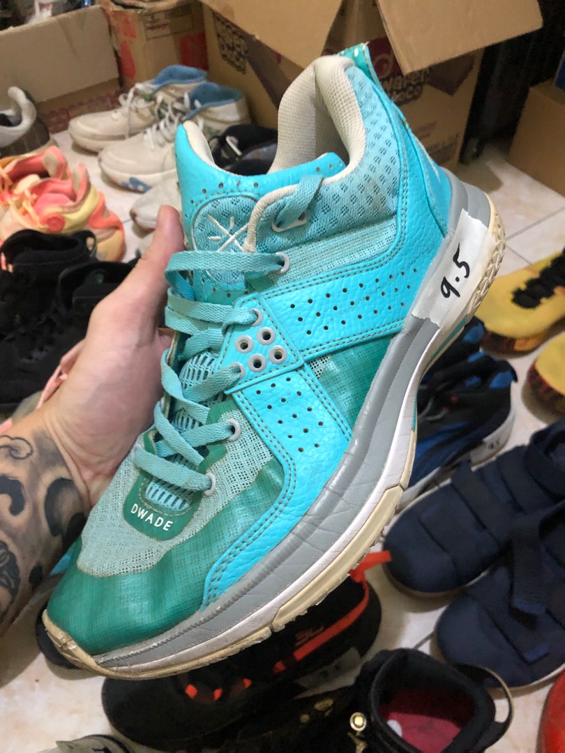 Lining Dwayne Wade, Men's Fashion, Footwear, Sneakers on Carousell