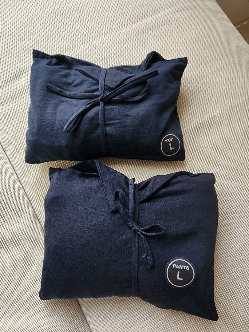 Lufthansa first class Pyjamas set, Men's Fashion, Tops & Sets, Sleep ...