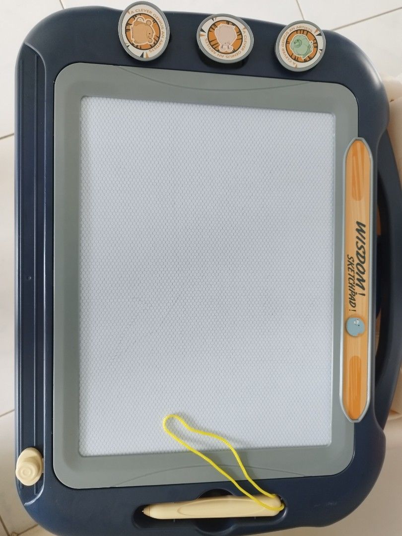 magnet drawing board, Babies & Kids, Infant Playtime on Carousell