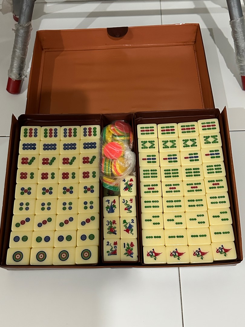 Mahjong set & table, Hobbies & Toys, Toys & Games on Carousell
