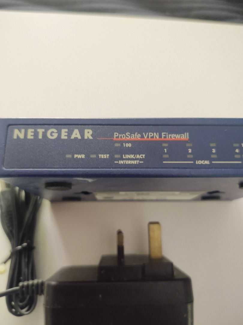 NETGEAR FVS114 ProSafe VPN Firewall 8 with 4-Port 10/100 Mbps Switch ...