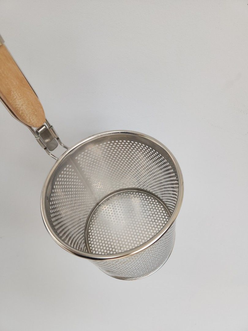 Noodle boiler sieve, Furniture & Home Living, Kitchenware & Tableware ...