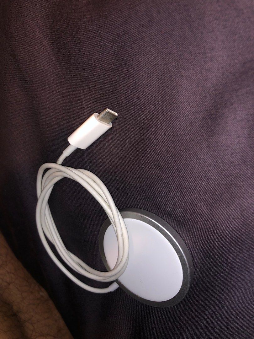 Original Magsafe ., Mobile Phones & Gadgets, Other Gadgets on Carousell