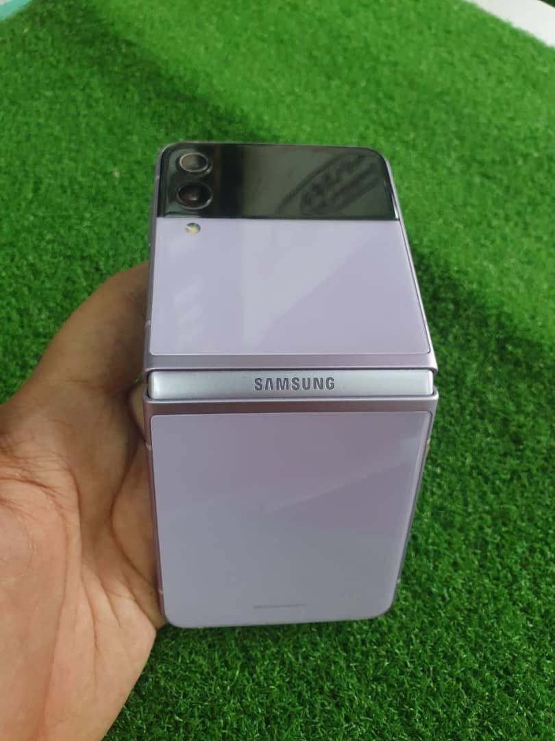 Samsung flip Z3 Purple 256 GB, Mobile Phones & Gadgets, Mobile Phones ...