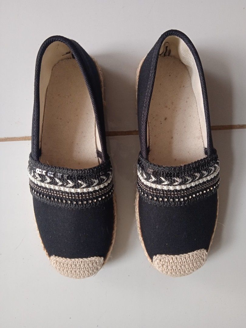 Sepatu Korea, Fesyen Wanita, Sepatu di Carousell