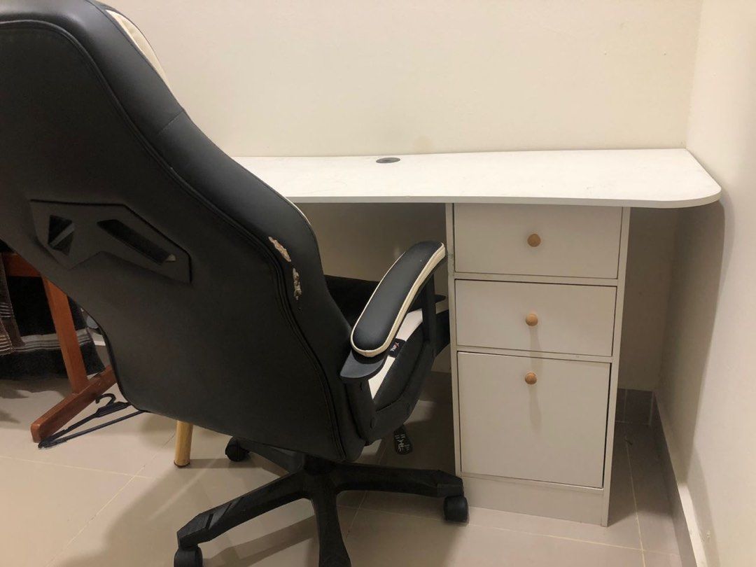 Set meja office dan kerusi gaming, Furniture & Home Living, Furniture ...