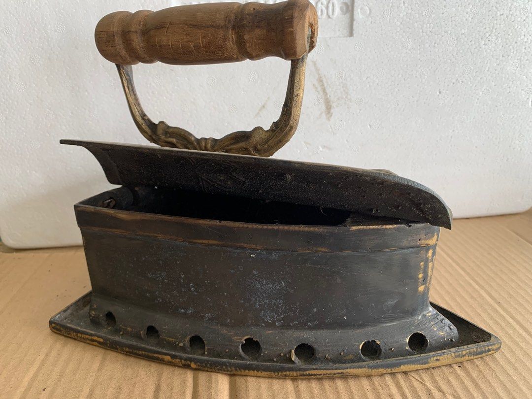 Seterika Tembaga Antik, Hobbies & Toys, Collectibles & Memorabilia ...