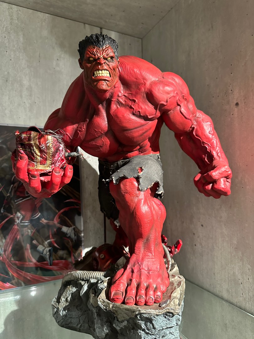 Sideshow Red Hulk exclusive with custom head and iron man arc reactor ...