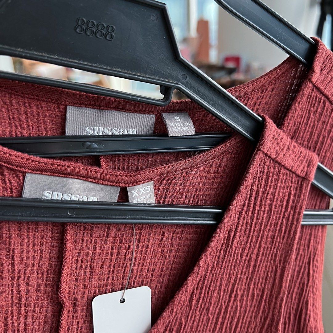 Sussans dark red top with mother of Pearl like big buttons. Sizing runs ...
