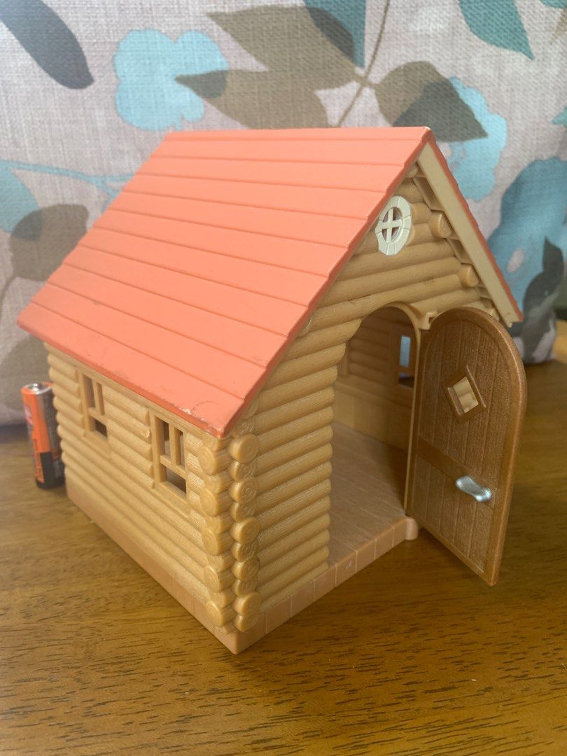 Sylvanian Families Log Cabin, Hobbies & Toys, Toys & Games on Carousell