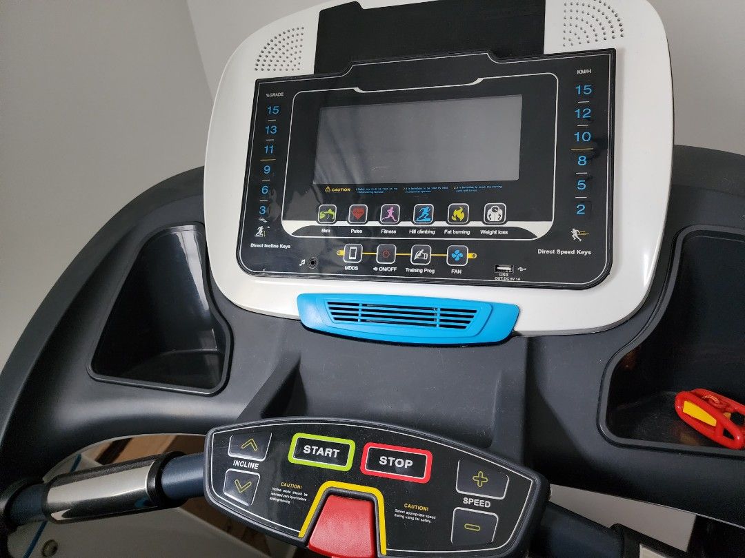 TM-988 Treadmill with incline feature, Sports Equipment, Exercise ...