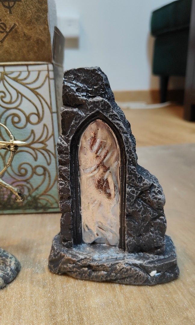 Wizarding Trunk Harry Potter display pieces, Hobbies & Toys, Books ...