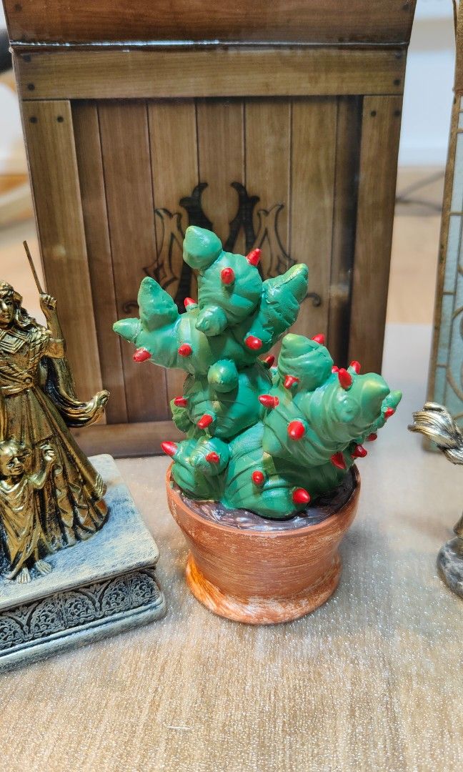 Wizarding Trunk Harry Potter display pieces, Hobbies & Toys, Books ...