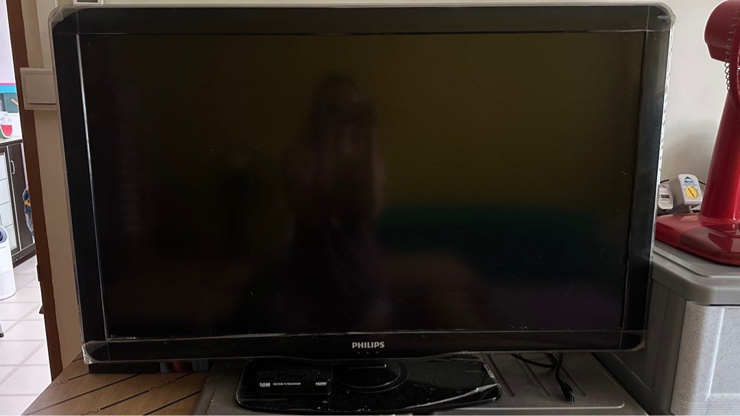 40” Philips TV with Ambilight, TV & Home Appliances, TV & Entertainment, TV on Carousell