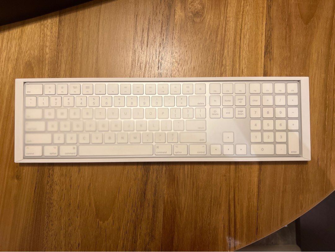Apple Magic Keyboard with Numberpad - Box and USB-C included ...
