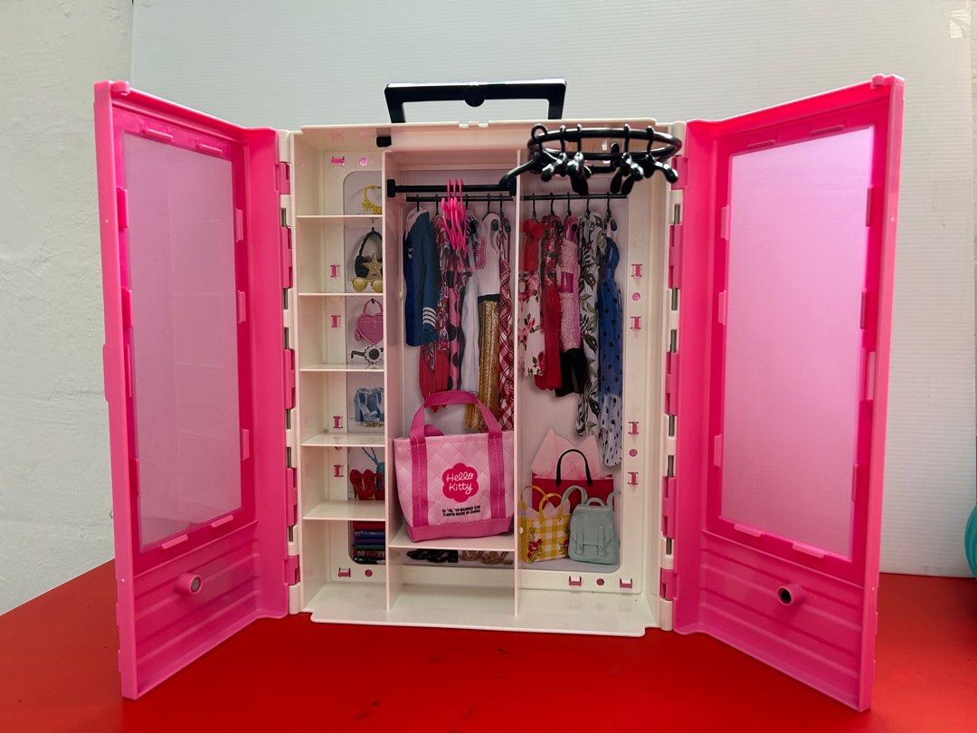 Barbie wardrobe, Hobbies & Toys, Toys & Games on Carousell