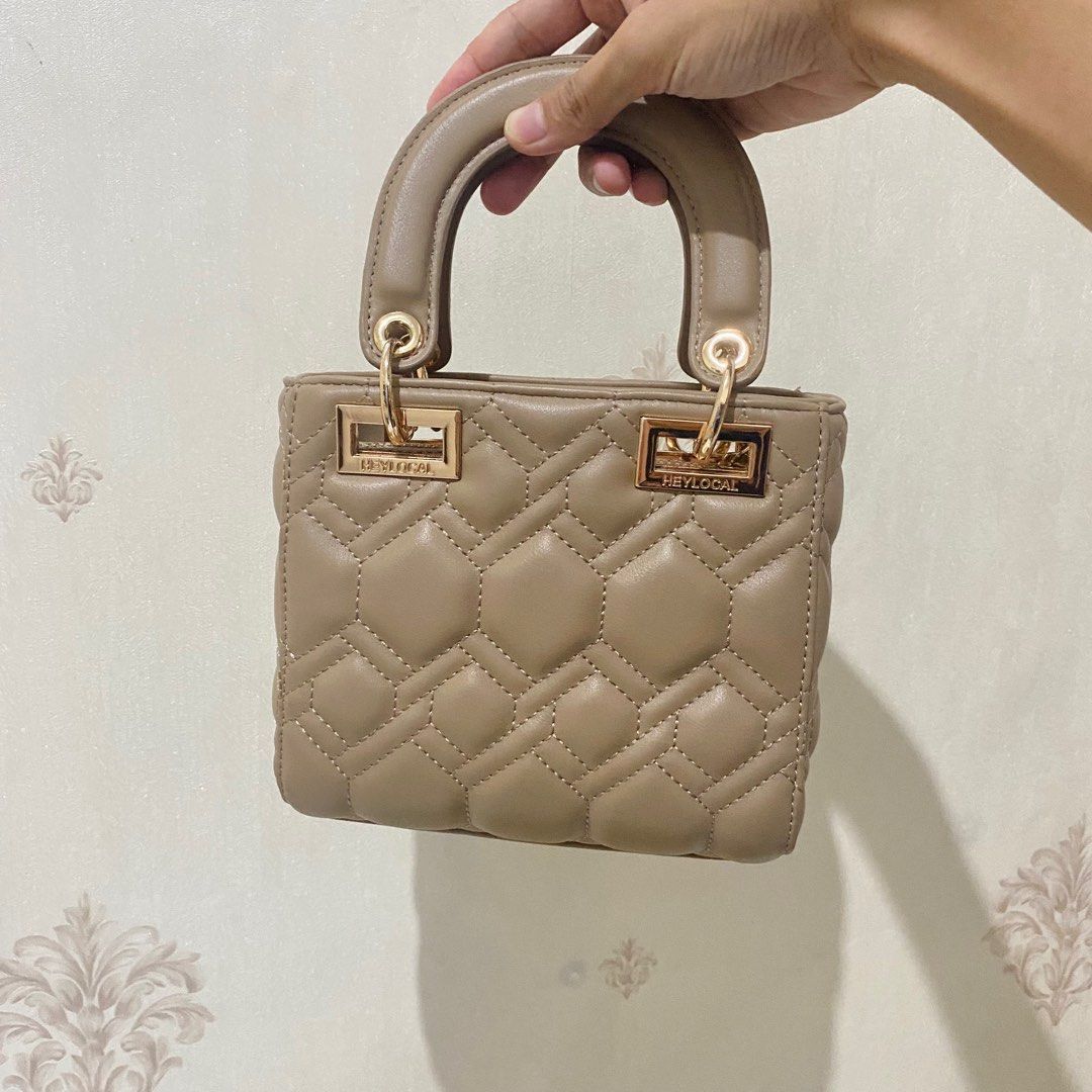 Bloom bag by Heylocal - Mini Carnation, Barang Mewah, Tas & Dompet di ...