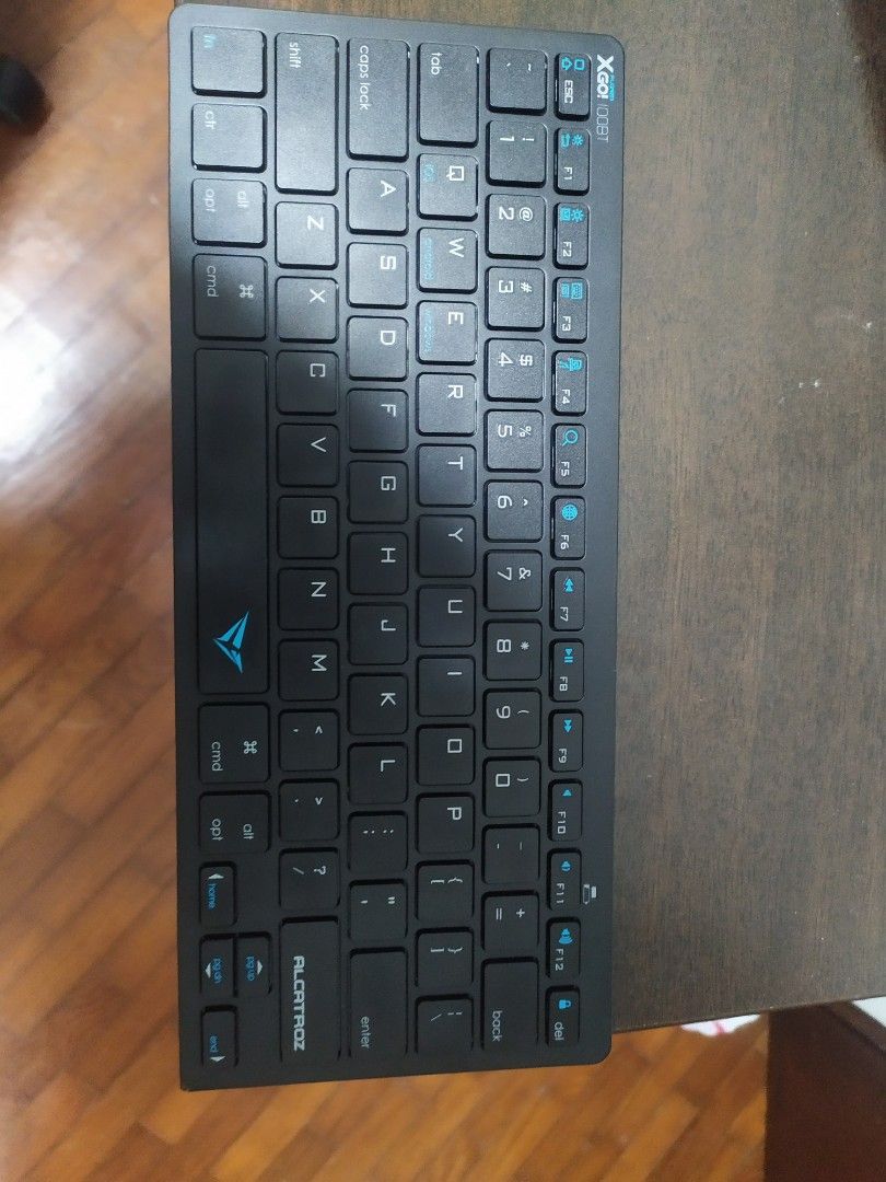 Bluetooth Keyboard - Alcatroz Xplorer Go 100BT, Computers & Tech, Parts ...