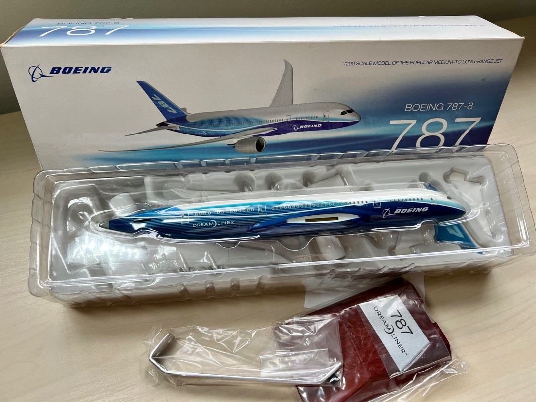 Boeing 787-8 1:200 Model in Factory Launch Livery, Hobbies & Toys ...