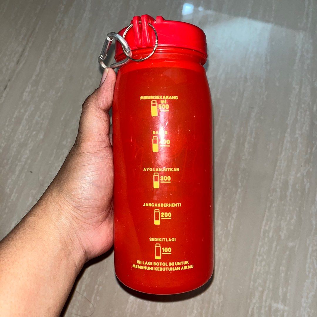 Botol Minum McD Merah, Kitchen & Appliances di Carousell