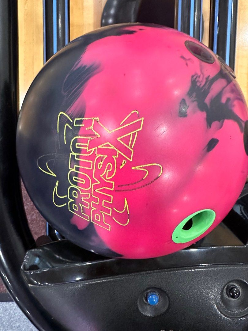 Bowling Ball, Sports Equipment, Sports & Games, Billiards & Bowling on ...