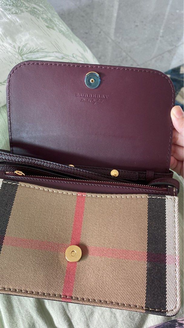 Burberry Vintage Classic Plaid Leather Ladies Leather Shoulder Strap