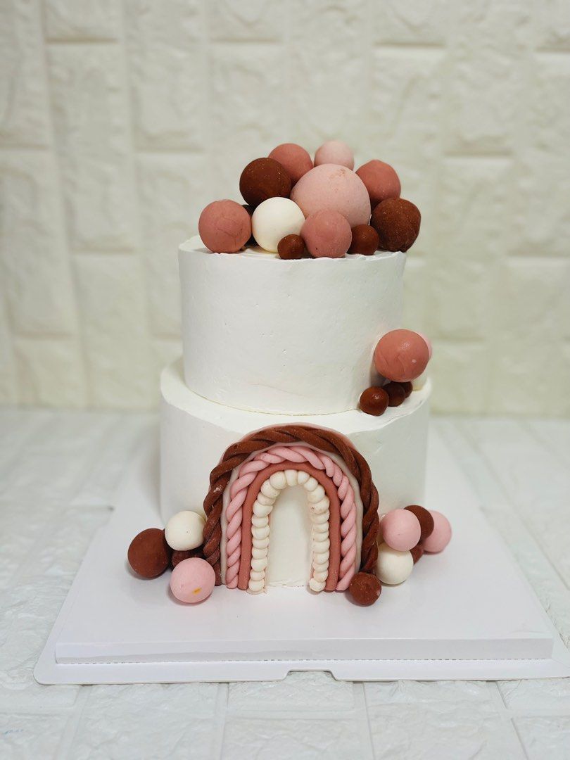 Customised Cake/dinosaurs cake/dino cake/wedding cake/engagement cake ...