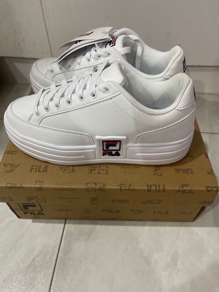 Fila funky tennis 1998, Women's Fashion, Footwear, Sneakers on Carousell