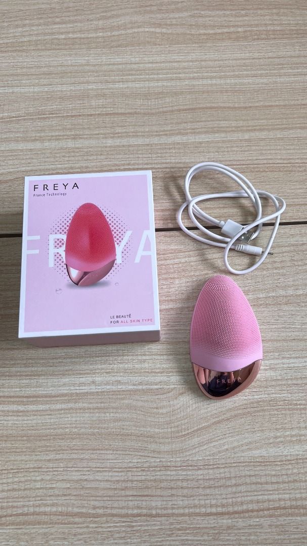 Freya Face Facial Cleaning Device , Beauty & Personal Care, Face, Face ...